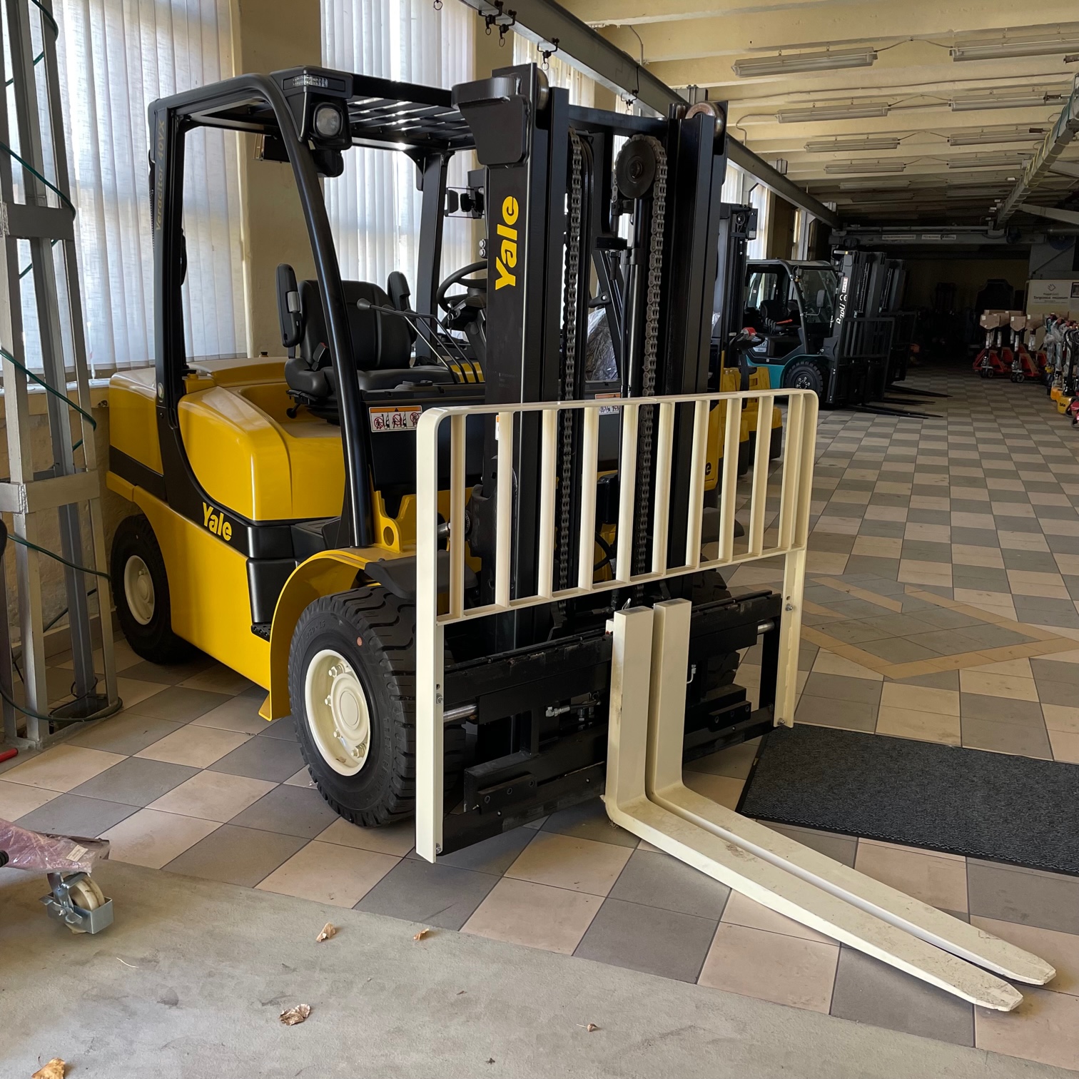 Sztenderd és különleges targoncák raktáron